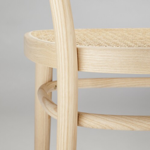 Thonet 215 R Bugholzstuhl mit Rohrgeflecht | AmbienteDirect