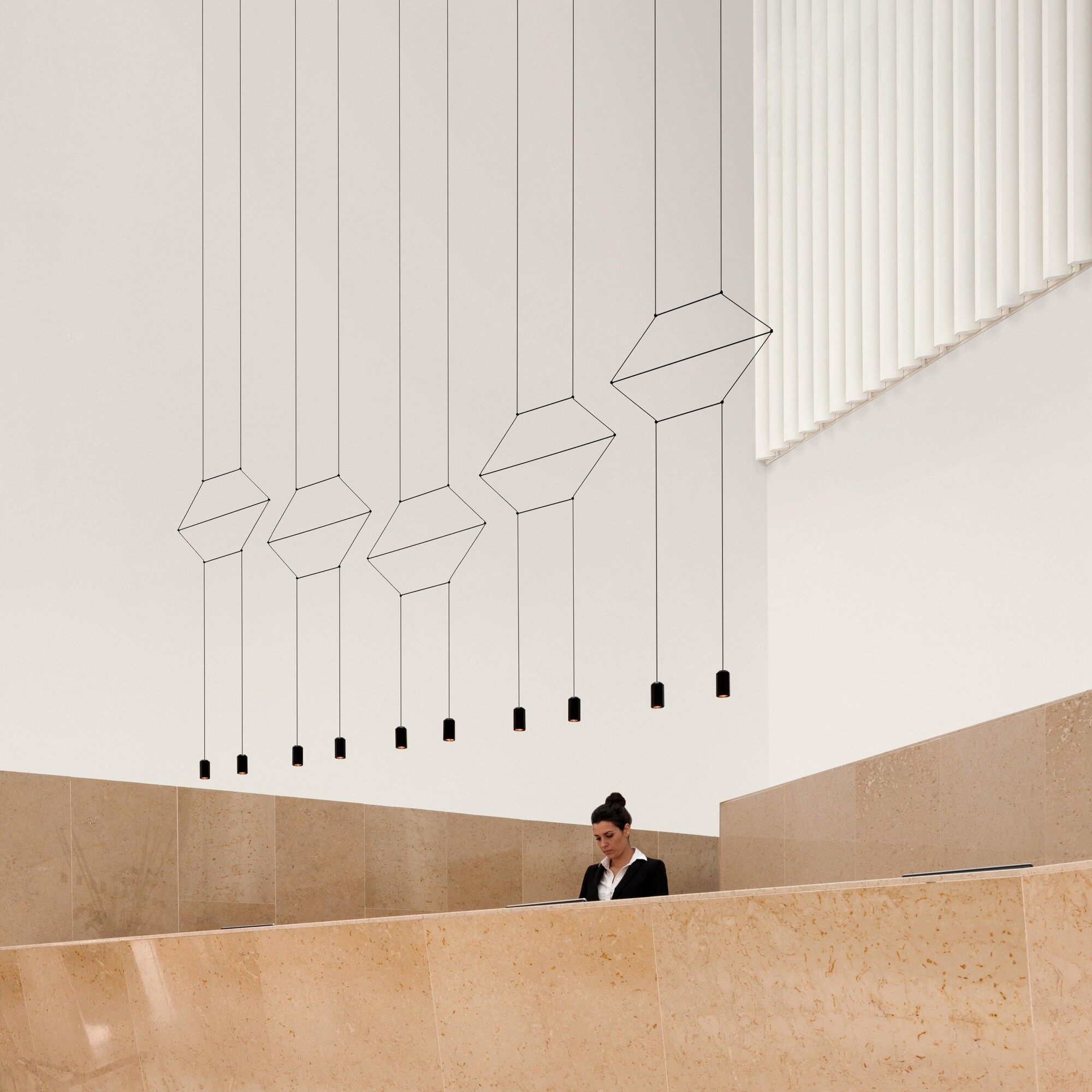 Vibia Wireflow Lineal 0325 LED Pendelleuchte | AmbienteDirect