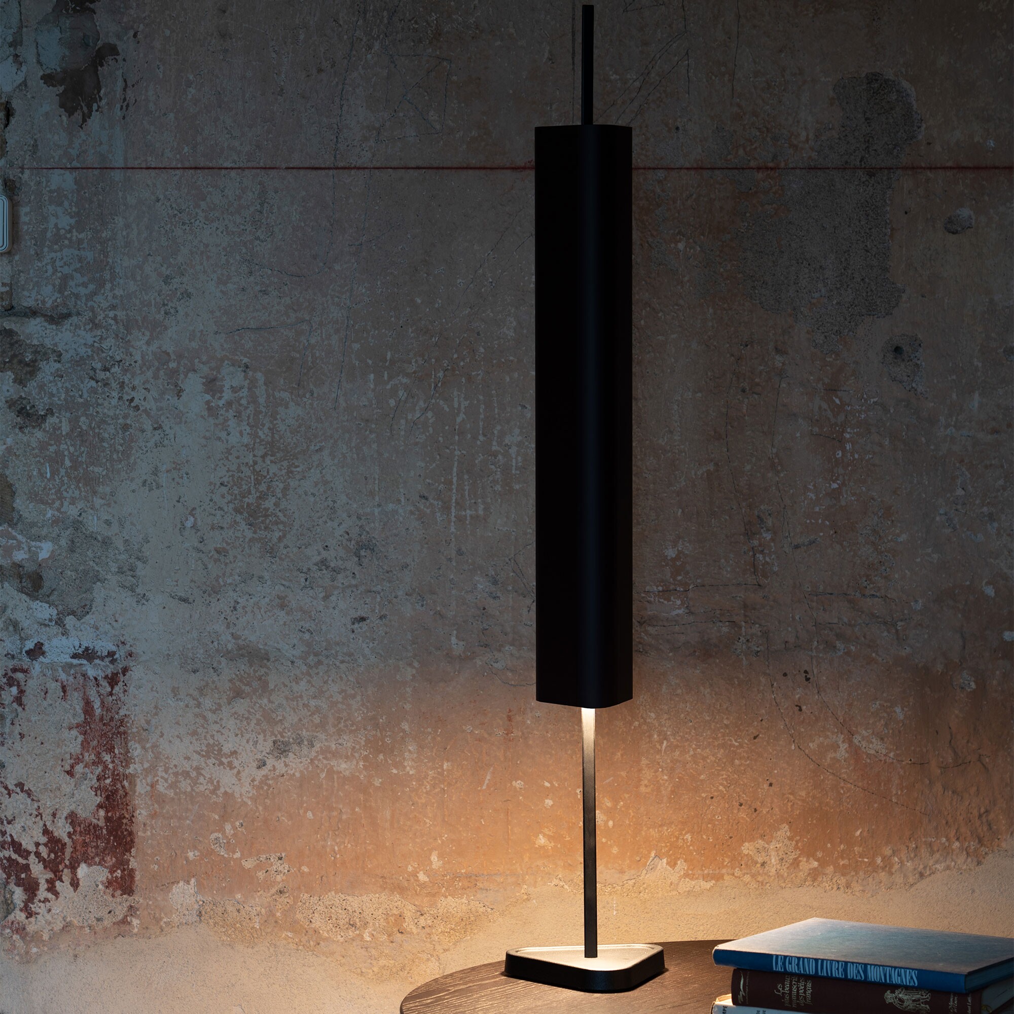 Flos Emi LED Table Lamp | AmbienteDirect