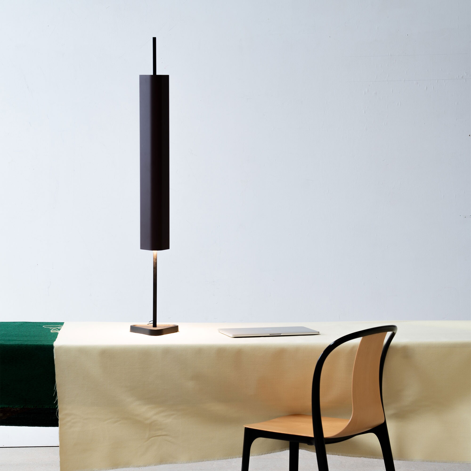 Flos Emi LED Table Lamp | AmbienteDirect